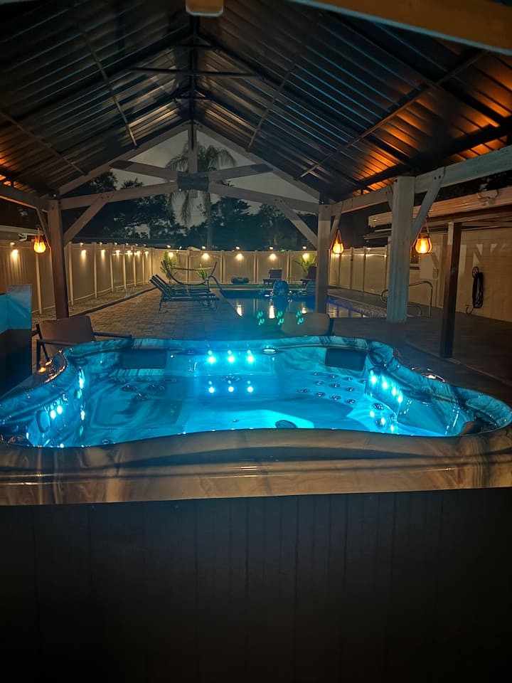 Sarasota Oasis/pool/ Hottub - Sarasota, FL