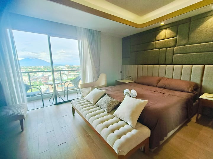 Premium King Suite Steps Away Sm Clark/walking St. - Angeles