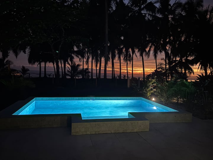 Villa Almendra-new Beachfront With Private Pool - Bejuco District