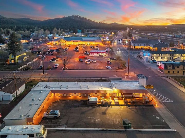 Highlander Motel | Room 9 Near Route 66 - Williams, AZ