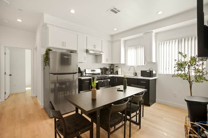 Spacious Home 6beds Near Usc - Los Angeles, CA