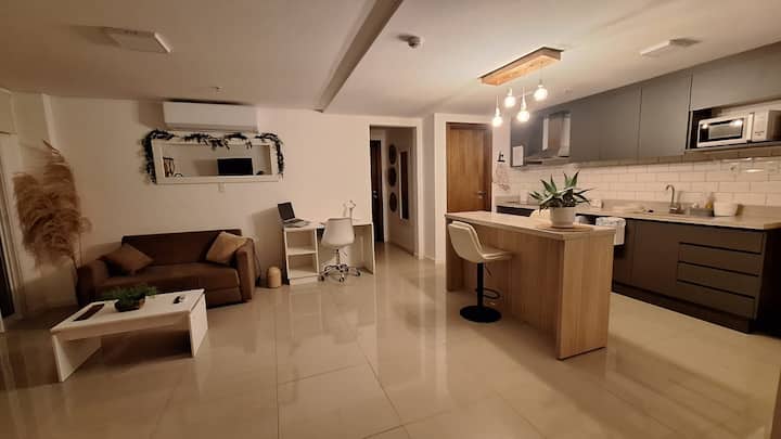 Alojamiento Cómodo Y Luminoso En Las Mercedes - Asunción