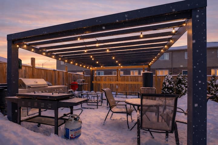 Modern 4br Fenced Yard | Bbq+blackstone+pizza Oven - Welland