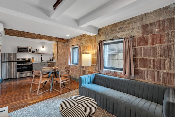 French Quarter, Steps To Streetcar & Canal St - New Orleans, LA