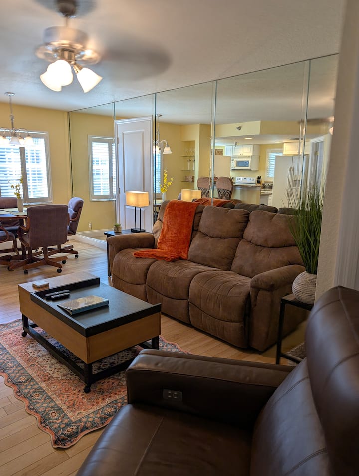 Sun Kissed Villa - Luxury Without A Dress Code - Land O' Lakes, FL