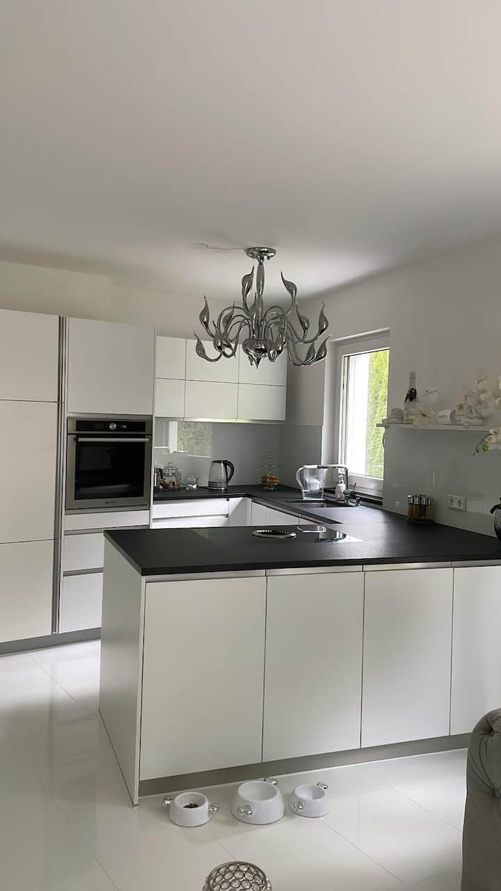 Newly Renovated Apartment For 8 Guests + Parking - Engen