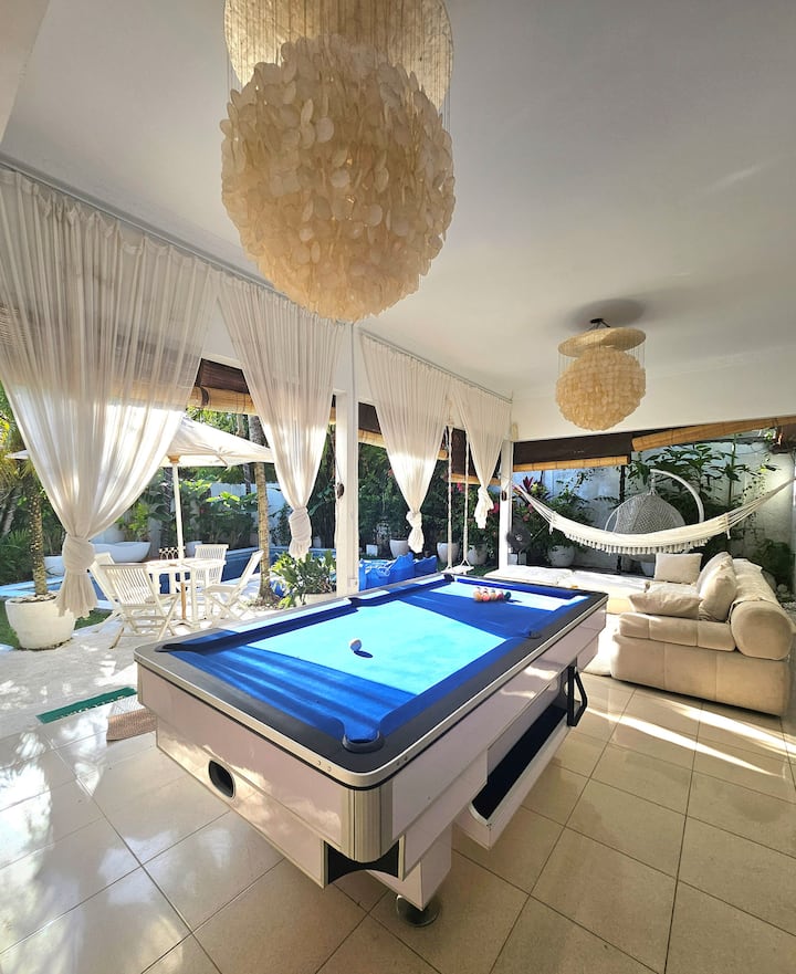 Beautiful Villa With Billiard Near La Favela - Seminyak