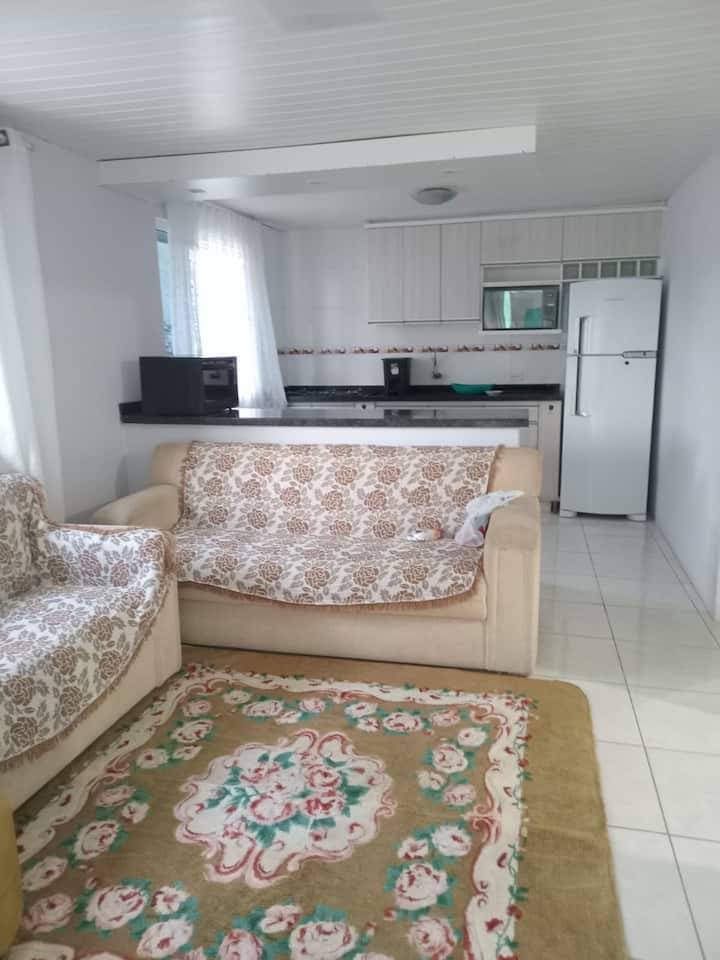 Casa Para 8 Hóspedes Com Churrasqueira - Guaratuba