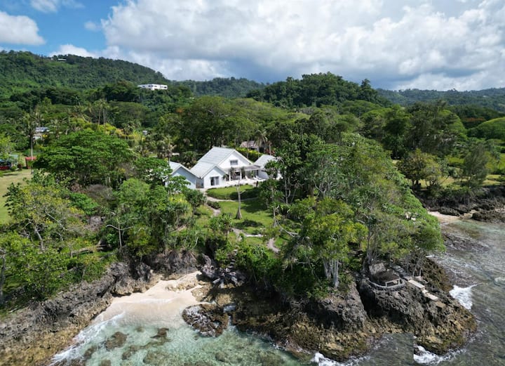 Private Master Suite On Oceanfront Property - Vanuatu
