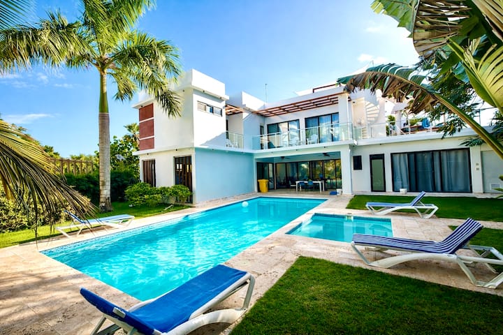 5 Bd Villa With Rooftop In Sosua Ocean Village - Sosúa