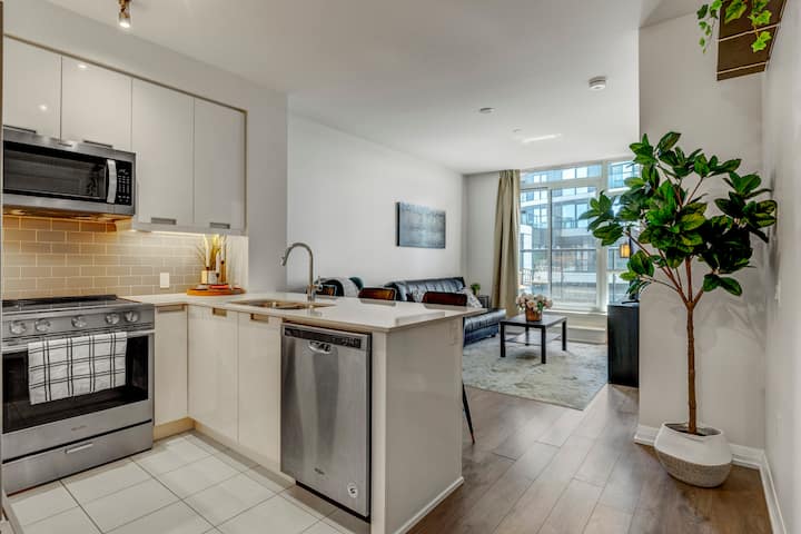 Bright & Charming One-bedroom Condo - Brampton