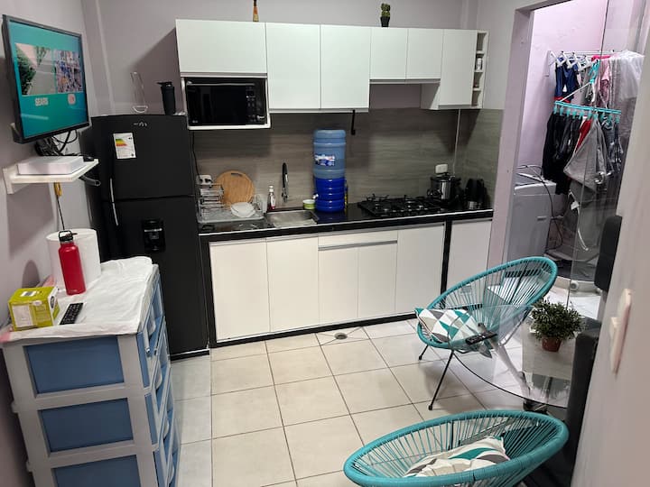 Apartamento Moderno, Acogedor Con Cocina Equipada - イキトス