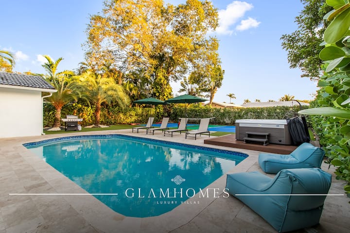 Peaceful Aura Retreat | Jacuzzi Pool Pickleball - Hollywood, FL