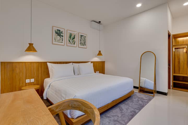 Elegant 3br Villa Khana Bhatara In Sanur - Sanur