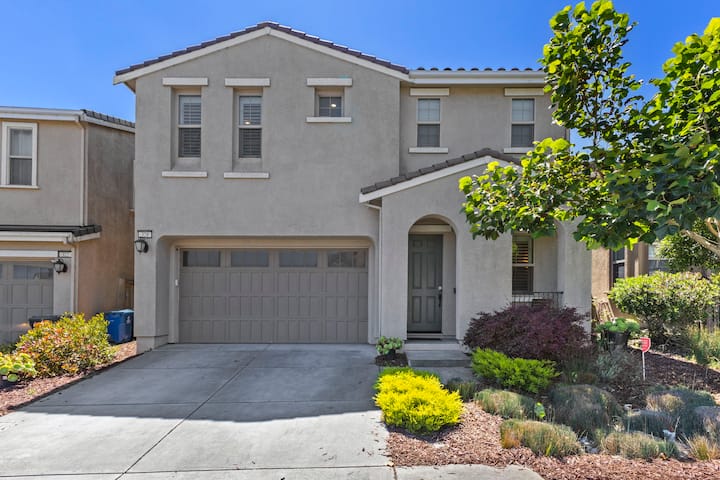 Long-term Stays In Family Home | Parking Yard Bbq - Daly City, CA