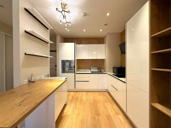 Stylish& Spacious 3br Apartment Ideal For Families - Ulaanbaatar