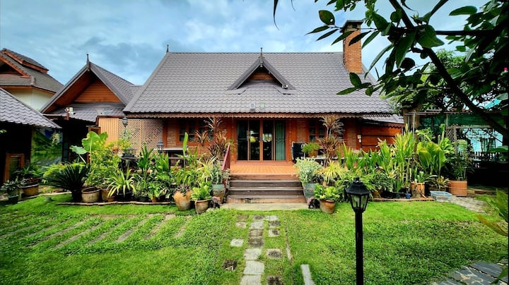 2 Daughters Homestay- 6 Guests 3-connecting Room - San Kamphaeng