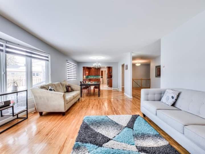 Beautiful Family House In The West Island - Pointe-Claire