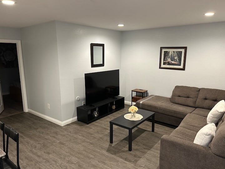 Modern 4br Condo Near Downtown Long Beach - Long Beach, CA