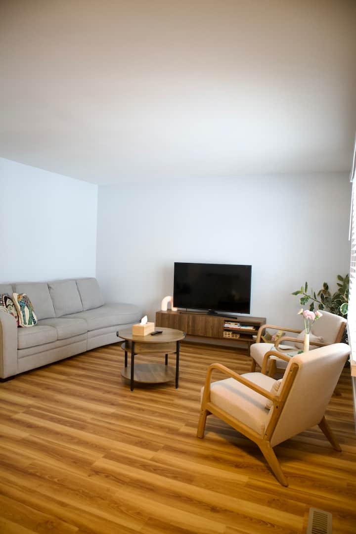 A Cozy Chic Escape | River Walks & Serenity - Saskatoon