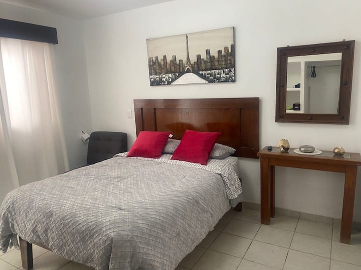 Amplia Y Cómoda Casa Blanca (Planta Baja) - Ciudad Guzmán