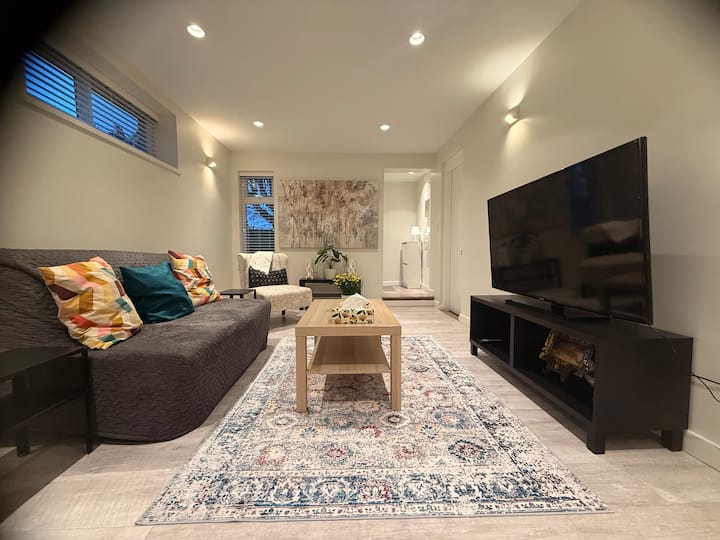 Deux Fois · 2br 1bath 4 Ppl · Opening Deal - Mount Seymour