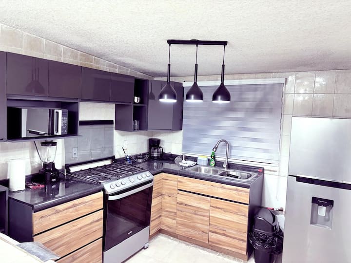Casa Segura Y Moderna: A/c, Wifi Y Cochera - Torreón