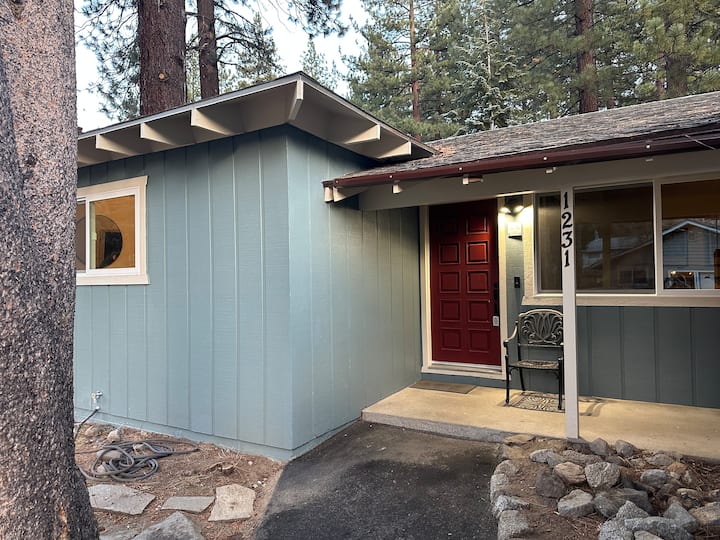 Hidden Gem, Near Ski/beach. Pac Man/vintage Tub! - South Lake Tahoe, CA