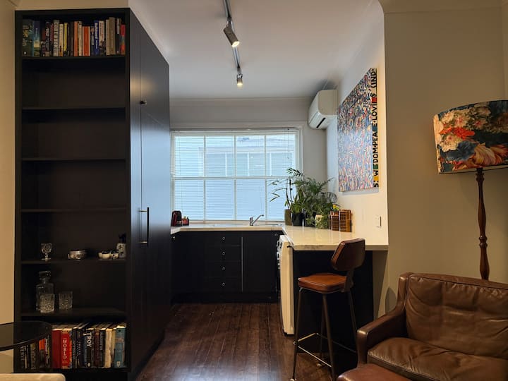 Classic Art Deco 1br In Vibrant Potts Point - Surry Hills