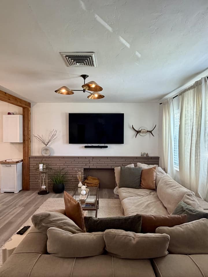 The Forest Hill Tropical Escape - Backyard Oasis - West Palm Beach, FL