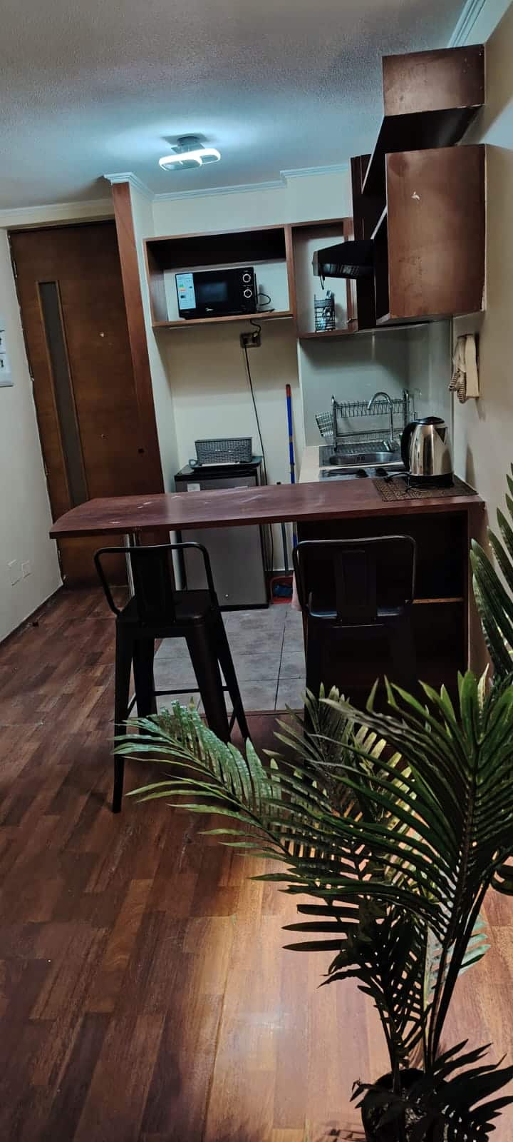 Piso 9 Con Balcón En Metro Santa Ana (Teletón) - Santiago