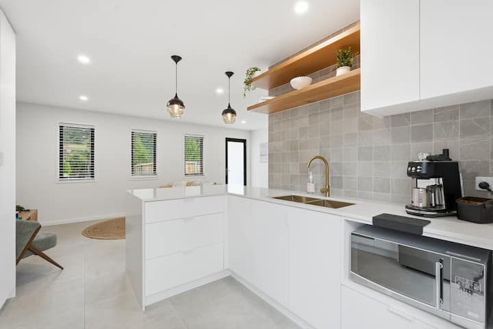 Stylish 2-bed Stay - Hobart