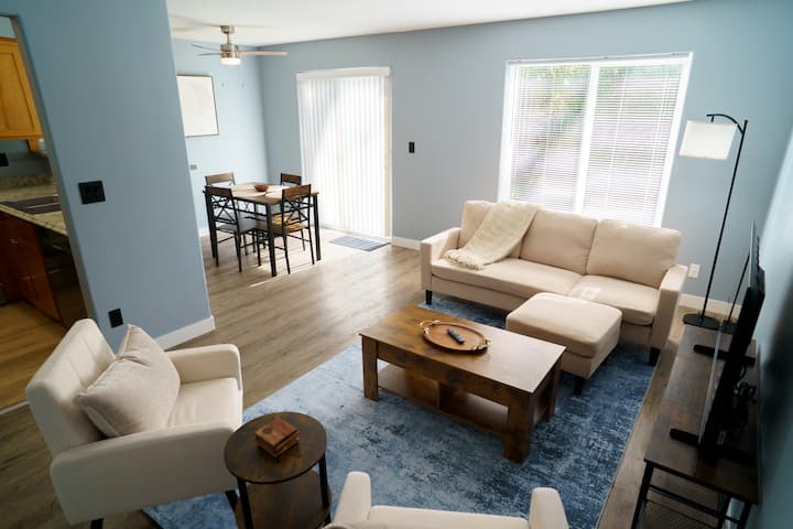 Relaxing Home In Tigard | 3 Br + 2.5 Ba - Sherwood, OR