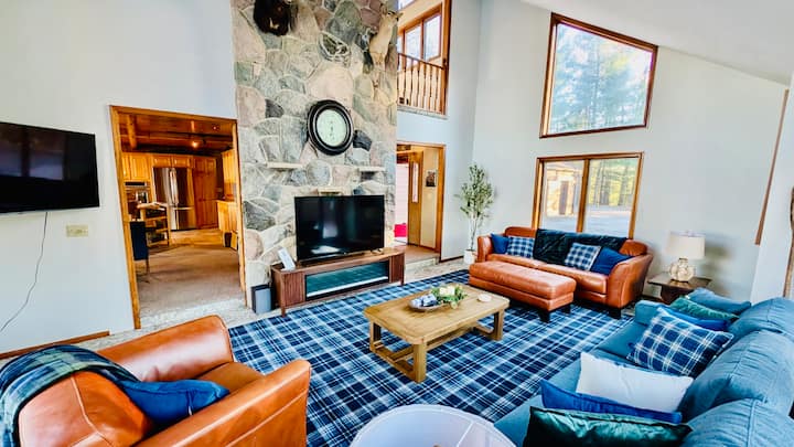 Waterfront 6b4b | Pool, Arcade, Beach, Kayak, Etc. - Black Lake, Fairview