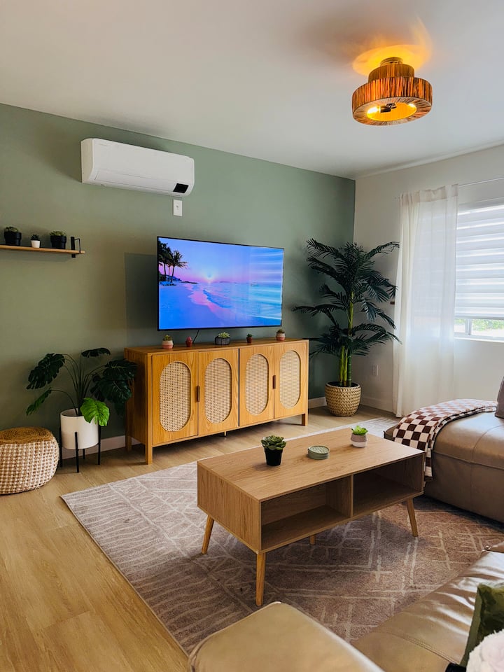 Sleeps 6 + Hot Tub - Fire Pit - Patio | Lax Sofi - Harvard Park - Los Angeles