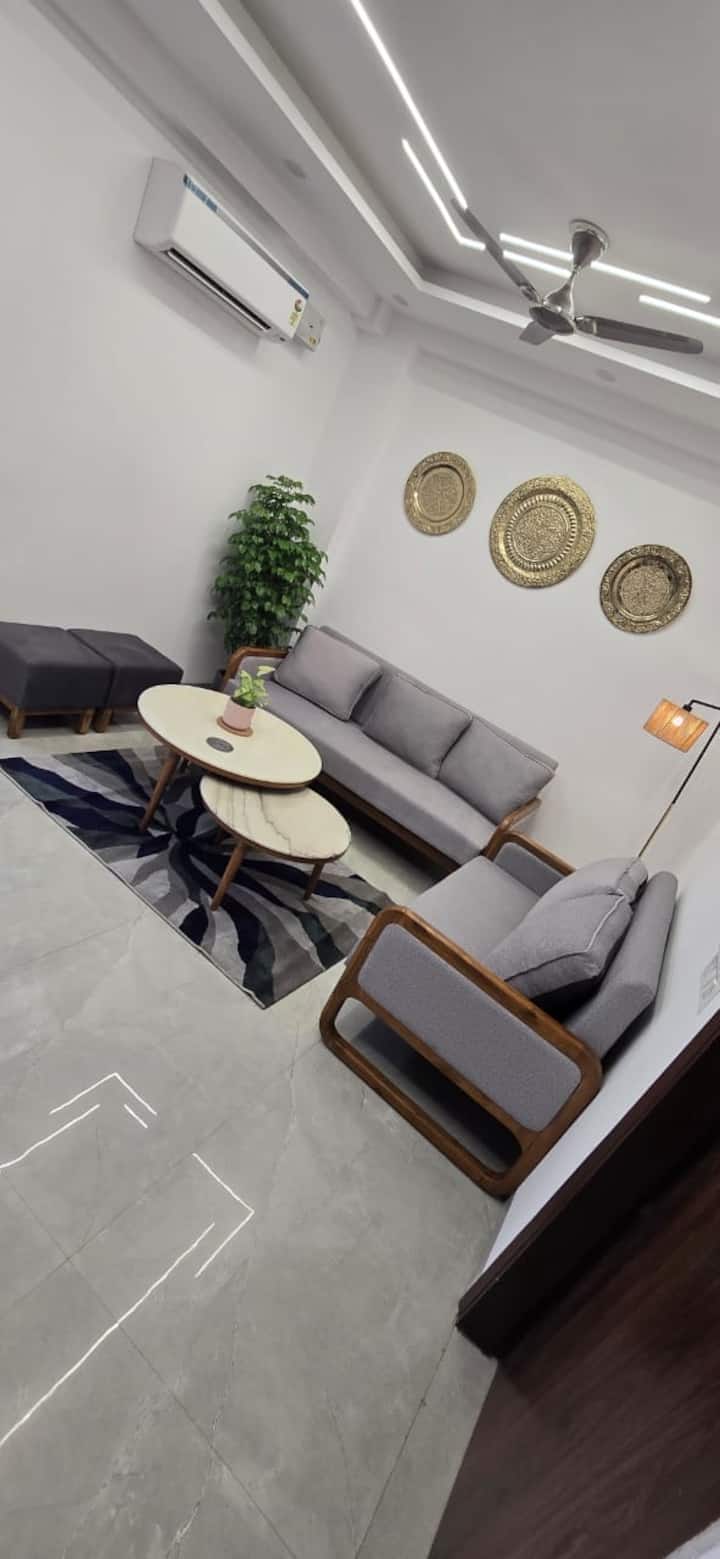 Casa Sheel, Apartment, Opposite Yashobhoomi. - Delhi