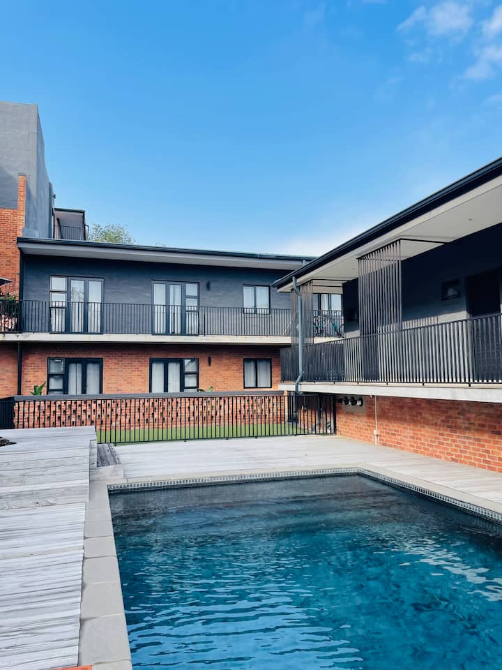 Hydepark House In Illovo Rosebank - Johannesburg