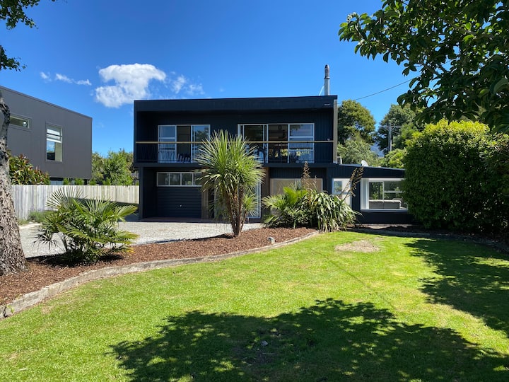The Rock House - Tākaka