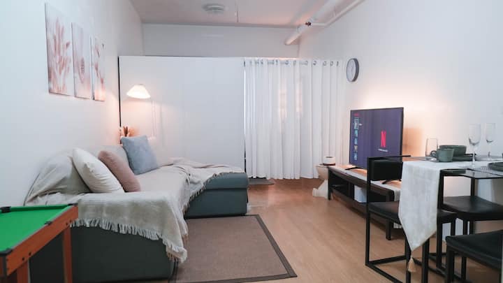 Aludia's Dream Place + Free Breakfast For 2 - Pasig