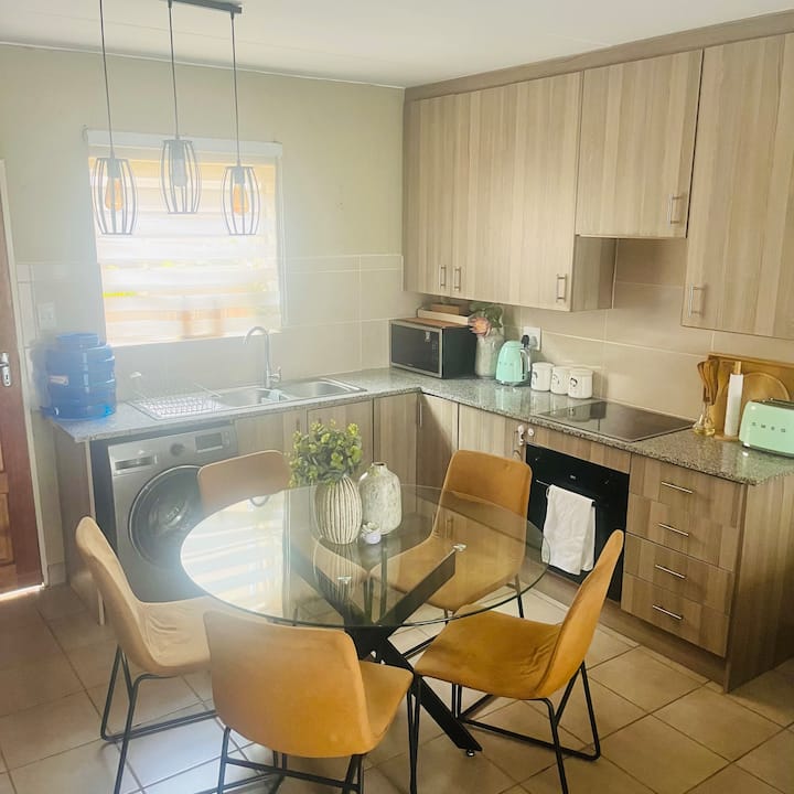 Blissfulnest Stay Two - Krugersdorp