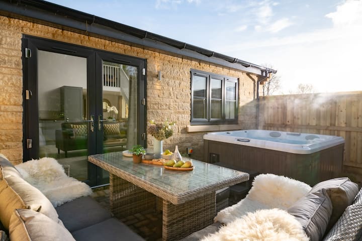 New Market | Modern Stay In Cotswolds With Hot Tub - Bibury