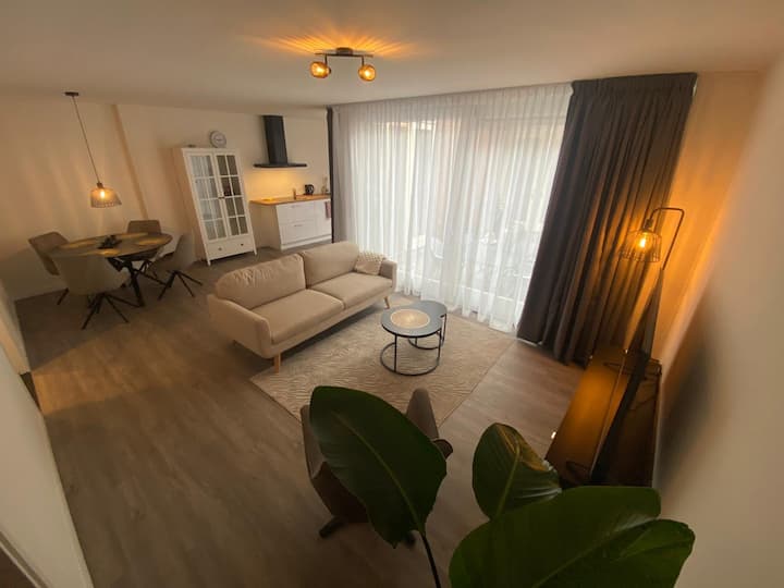 Residential House In Shopping Street In Hilversum - Laren