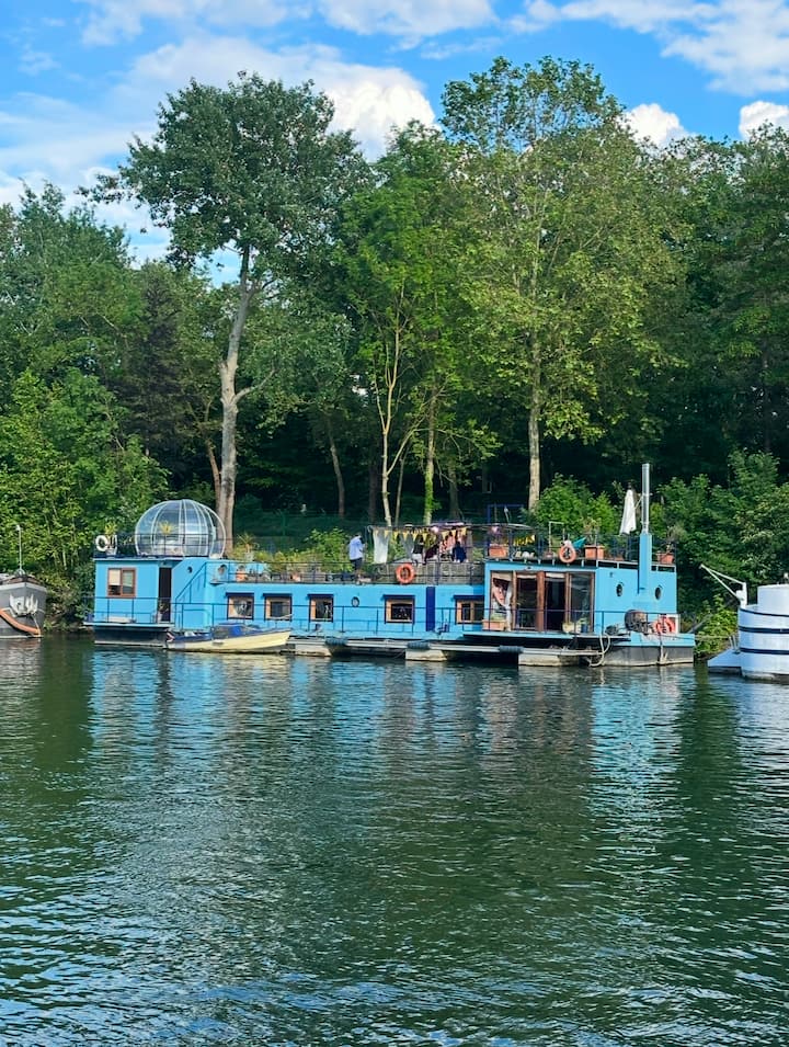 Maison Bateau En Pleine Forêt  Un Rêve Insolite - Clamart