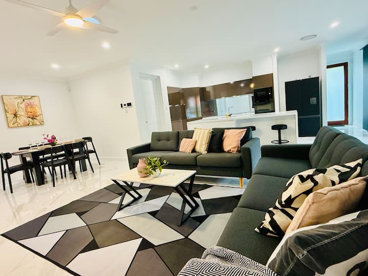 Brand New North Lambton | Double Garage - Newcastle