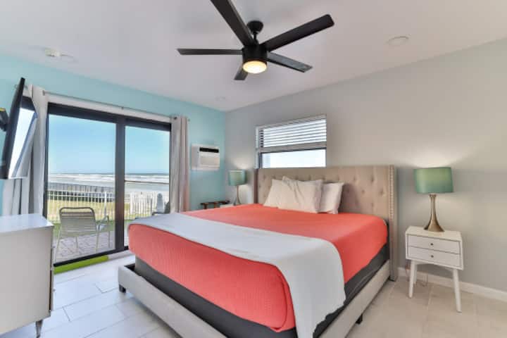 Oceanfront Modern Condo | Beach & Pool - New Smyrna Beach, FL