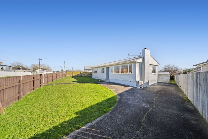 Modern Spacious 3 Bedroom Home In Otara - オークランド
