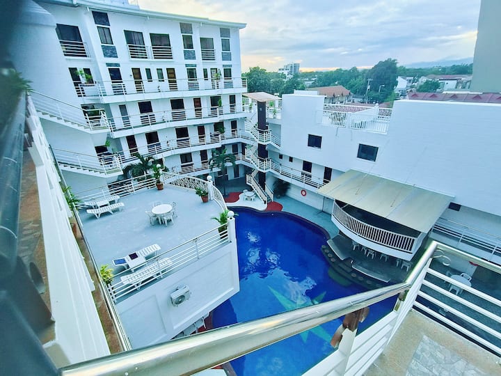 Cozy Suite W/ Free Parking Nr Walking St/sm Clark - Angeles