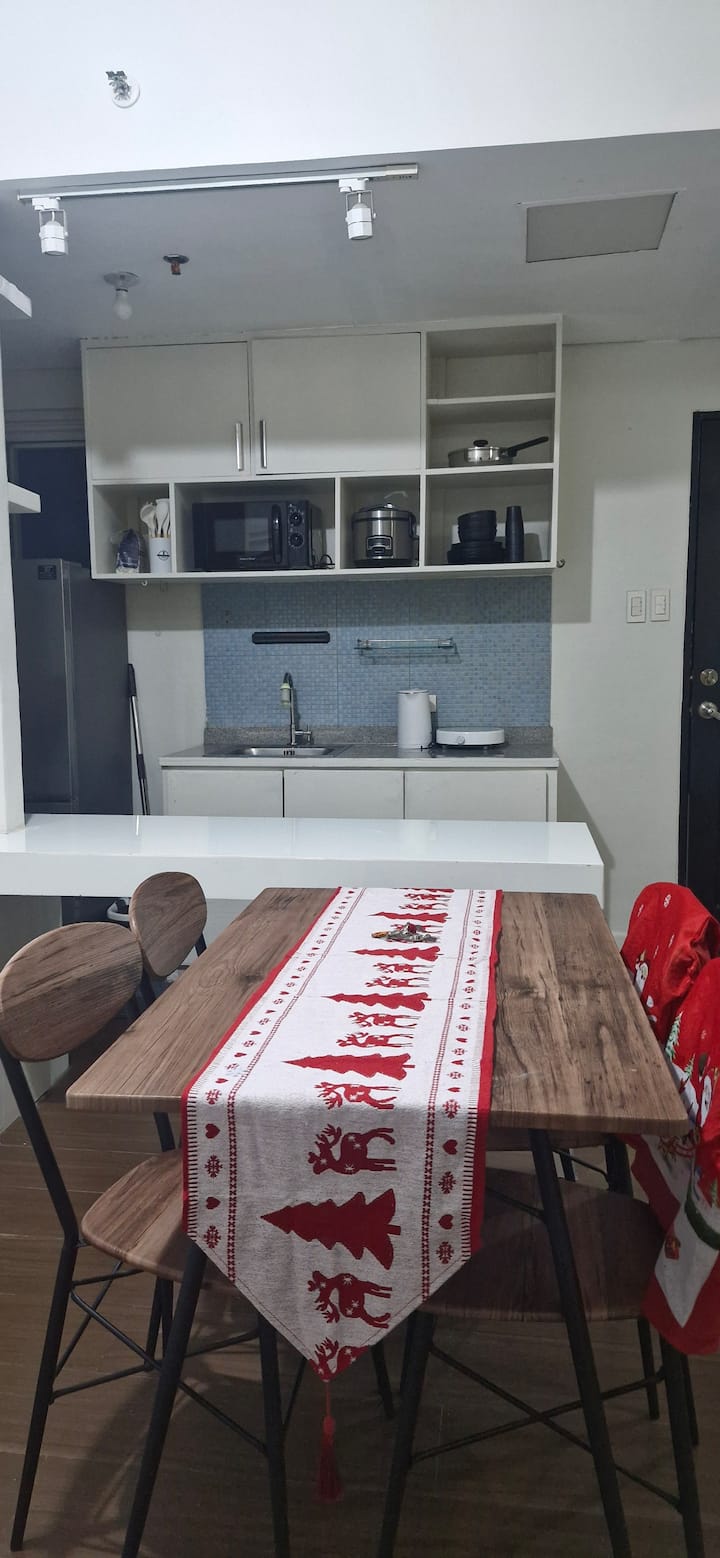 Cozyspacious2br Mezza Unlinetflix - Quezon City