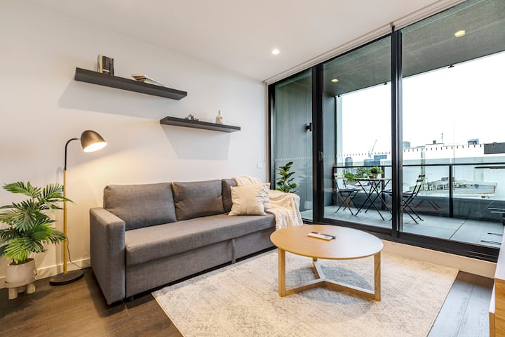 Cbd 2br Retreat With Secure Parking｜close To All - Brooklyn