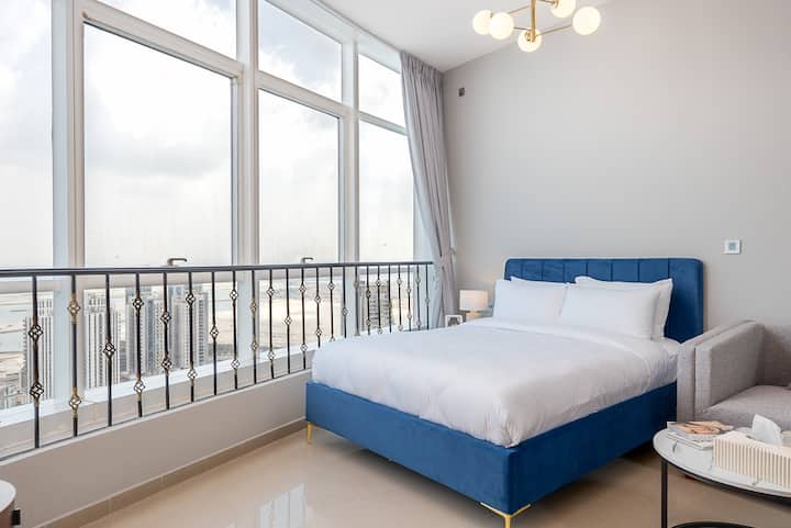 Urban Chic Studio W/ Pool & Gym | Abu Dhabi - Abu Dabi